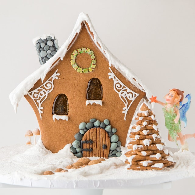 20 Amazing Gingerbread House Ideas - Fun Money Mom
