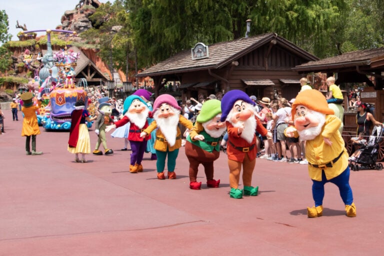 7 Dwarfs Names And Fun Facts Too - Fun Money Mom