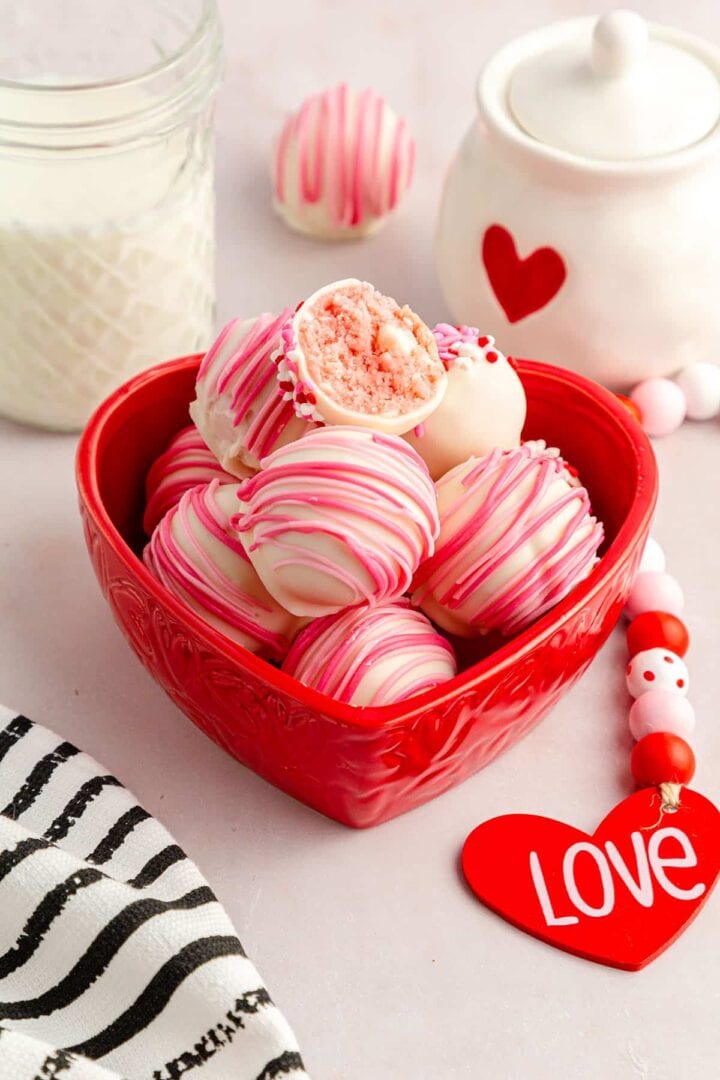 30 of the Best Strawberry Cake Mix Recipes - Fun Money Mom