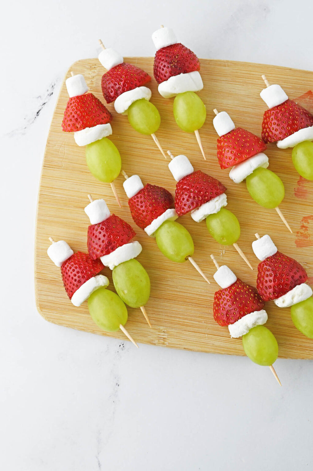 Easy Grinch Fruit Kabobs - Fun Money Mom